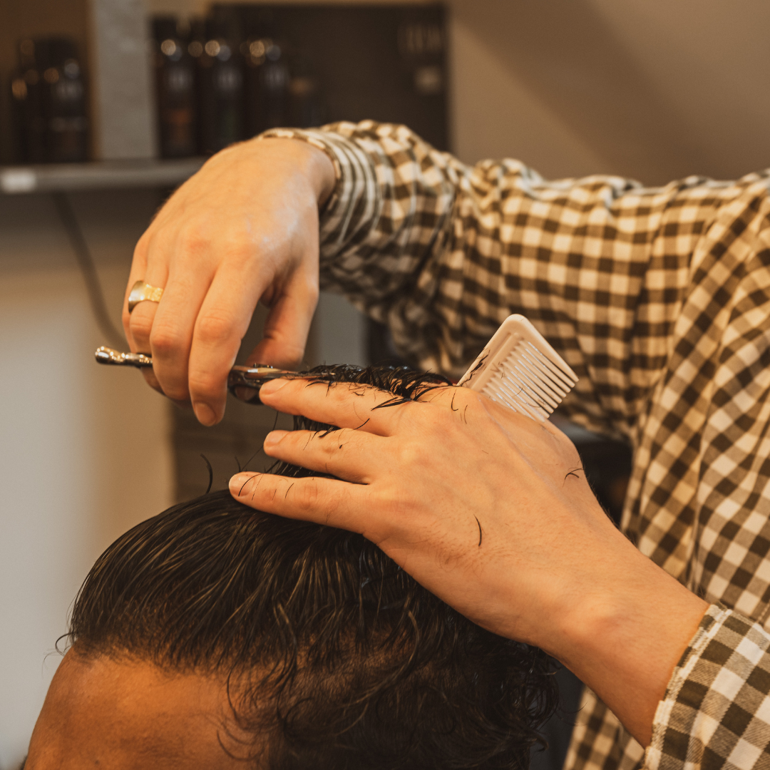 Soins Cheveux Homme – Barber Side | Coupes & Routine Capillaire 78 ...